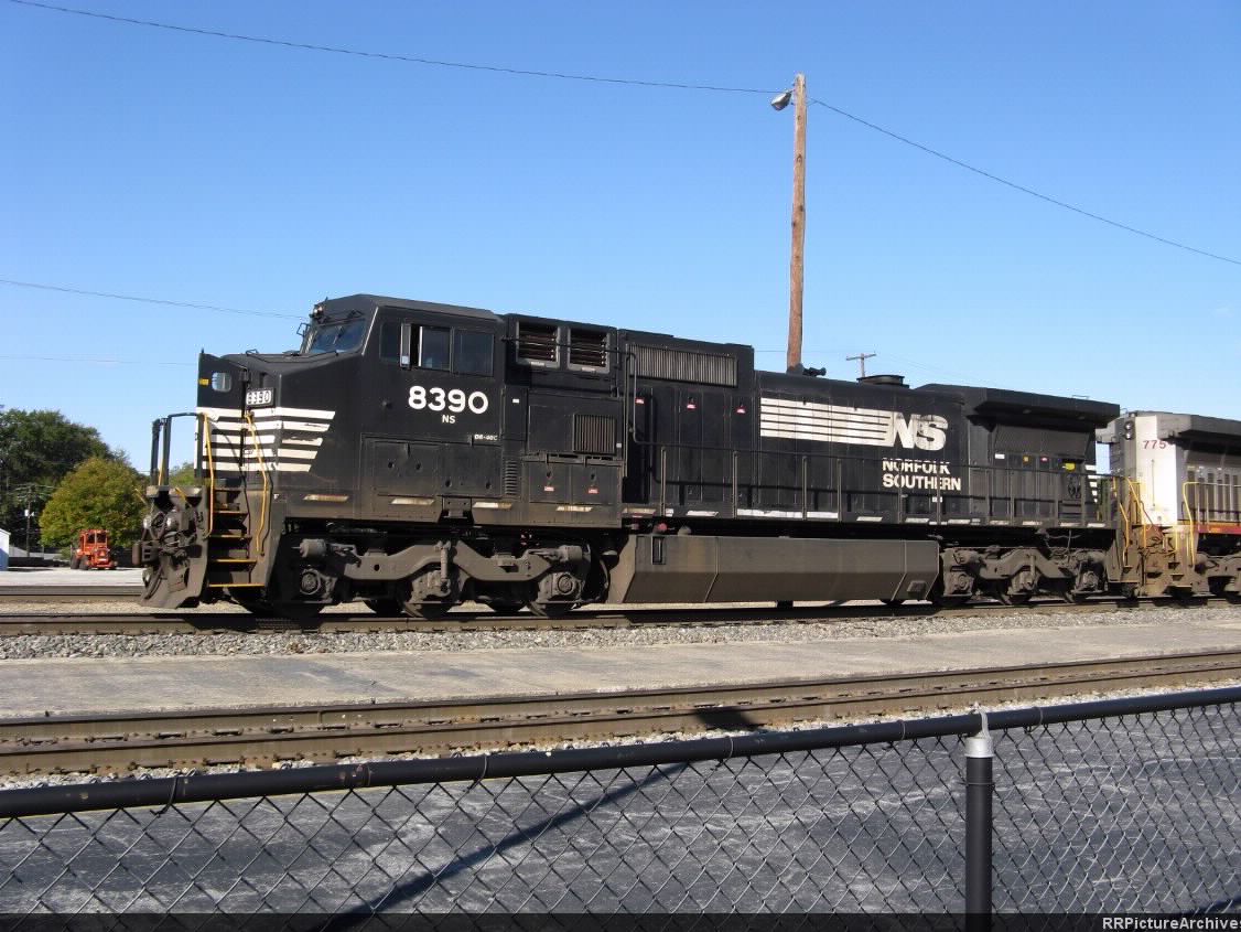 NS 8390 C40-8W